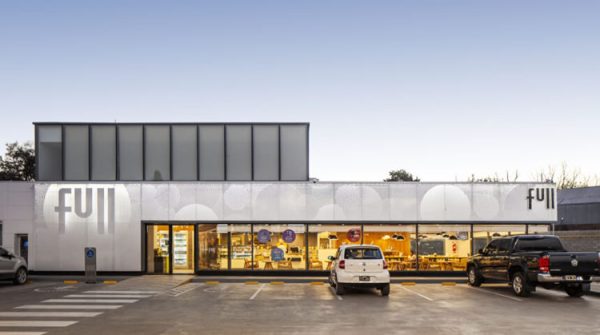 Ya está disponible en las Estaciones de Servicio YPF el libro del ...